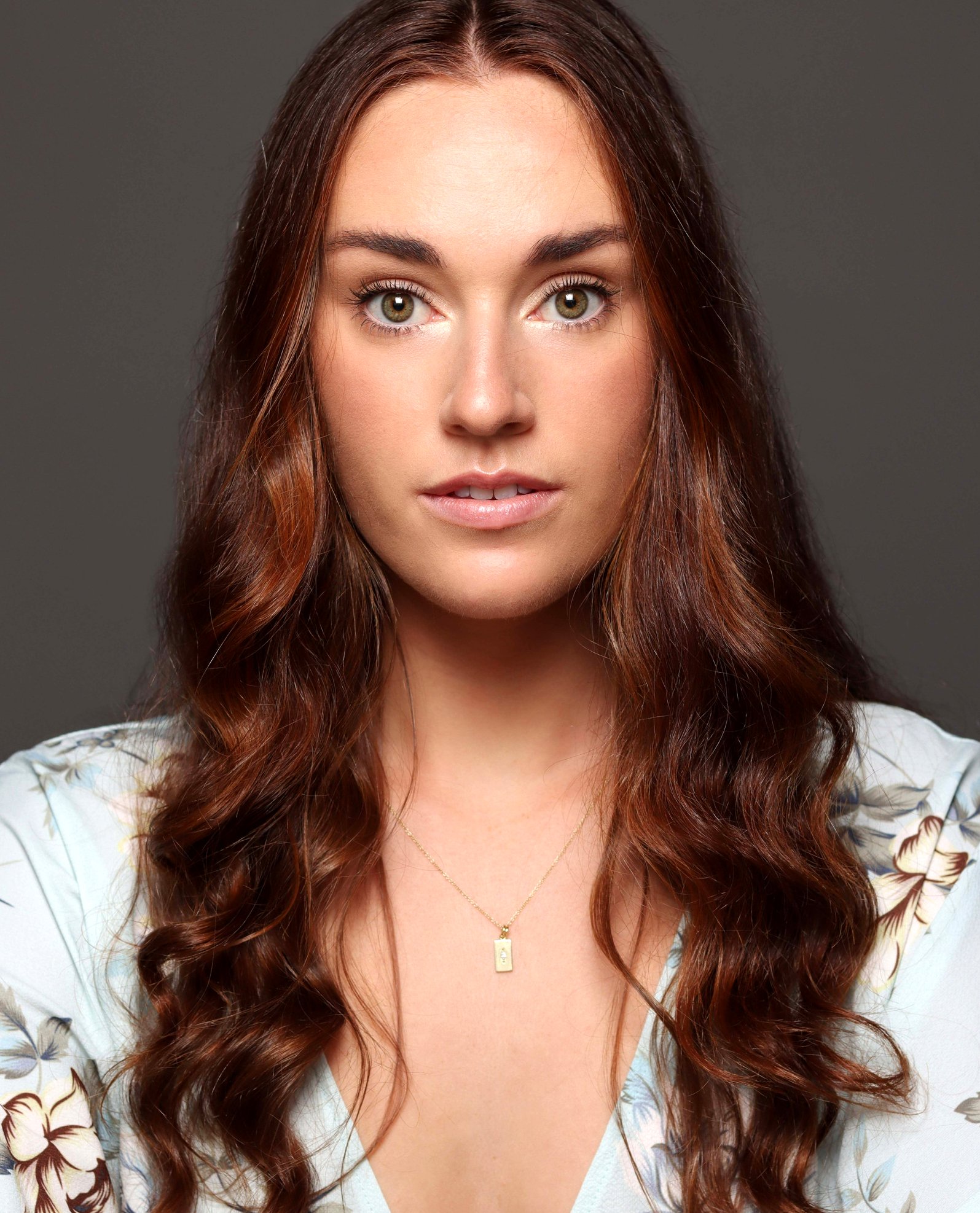 Voice Over Artists Female - Commercial & Corporate Narration ⋆ BMEG